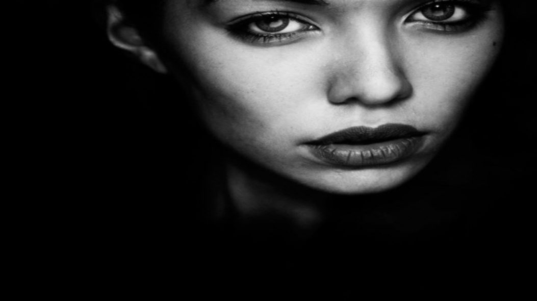 Νομίζεις πως είδες τα σκοτάδια της; - LoveLetters
